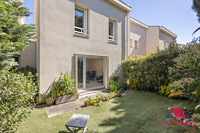 Maison à vendre - Marseille e , Pointe Rouge - 6 pièces - 4 chambres