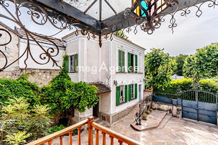 Maison 12 pièces à Le Perreux-sur-Marne, Pont de Bry, à vendre