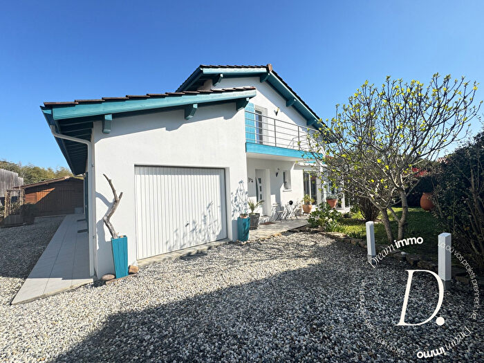 Maison à vendre - Bassussarry - 4 pièces - 3 chambres