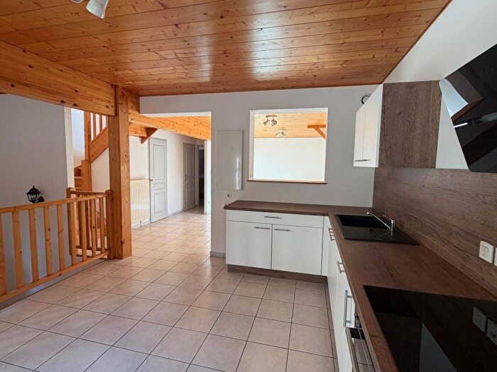 Appartement à louer - Centre Ville, Pontarlier - 3 pièces - 2 chambres