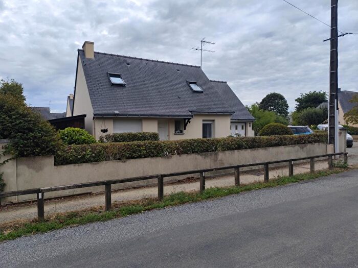 Maison 4 pièces à Saint-Jacut-les-Pins, à vendre