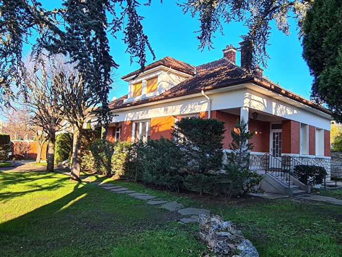 Croissy-sur-Seine : Maison 7 pièces à louer
