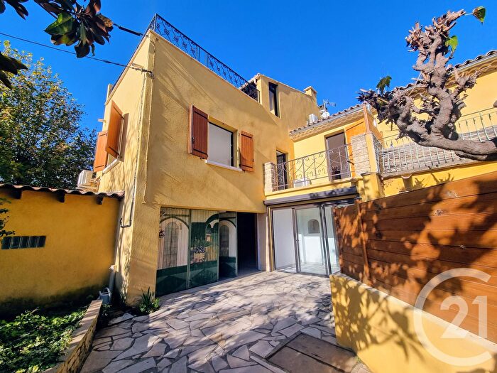 Maison à vendre - Cavaillon, Basses Ferrailles, Jas, Hautes Ferrailles - 5 pièces - 3 chambres