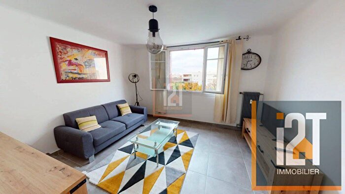 Appartement à louer - Gambetta, Nîmes - 2 pièces - 1 chambre