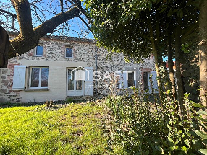 Maison à vendre - Saint-Georges-de-Montaigu - 5 pièces - 2 chambres