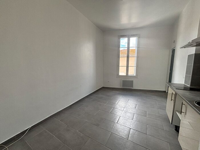 Appartement 1 pièce à Lunel, Route de Nïmes, à louer