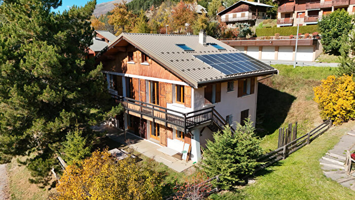 Maison à vendre - La Salle-les-Alpes - 12 pièces - 9 chambres