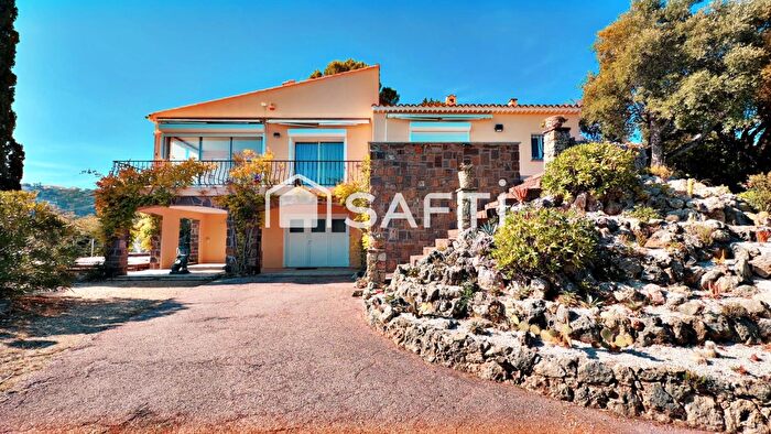 Maison à vendre - Fréjus, Saint-Aygulf - 5 pièces - 4 chambres