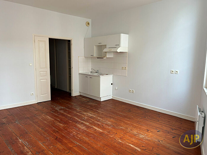 Appartement à louer - Saintes, Centre-ville - 3 pièces - 2 chambres