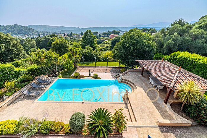 Maison à vendre - Cagnes-sur-Mer, Les Vallières, Le Malvan, Les Travails, La Combe - 8 pièces - 6 chambres