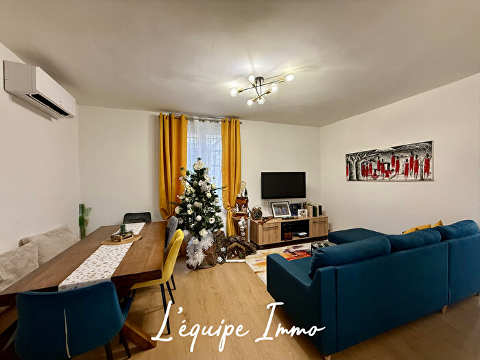 Appartement à vendre - LIsle-Jourdain - 3 pièces - 2 chambres