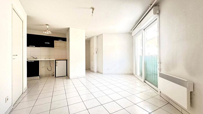 Maisons à vendre et appartements à louer - 1