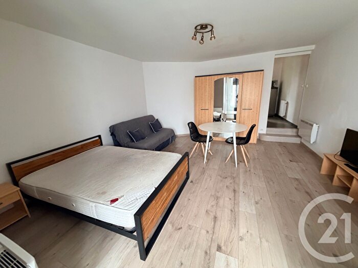 Appartement à louer - Montluçon, Centre-ville, Les Forges - 1 pièce