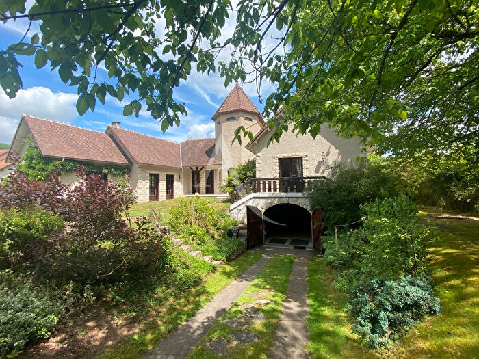 Maison 11 pièces à Cosne-Cours-sur-Loire, à vendre