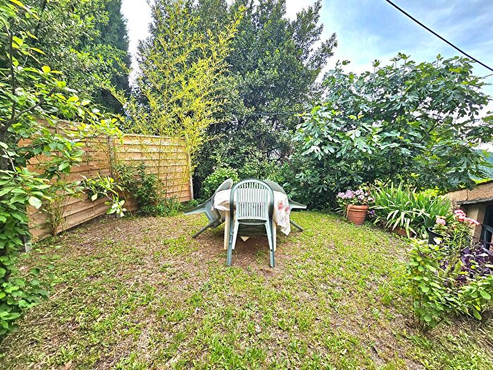 Appartement à louer - Magagnosc, Grasse - 3 pièces - 2 chambres