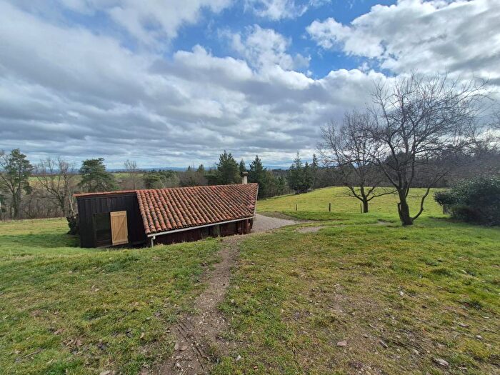 Maison à louer - Lézigneux - 3 pièces - 2 chambres