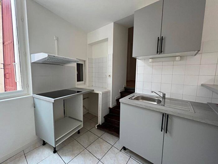 Centre Ville, Castres : Appartement 2 pièces à louer