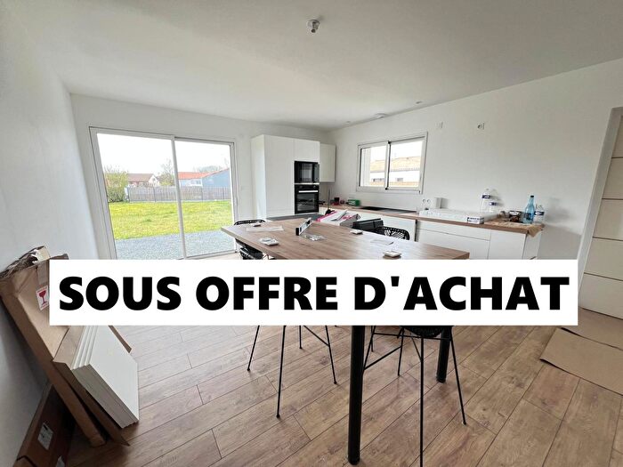 Maison à vendre - Saint-Aubin-des-Ormeaux - 3 pièces - 2 chambres