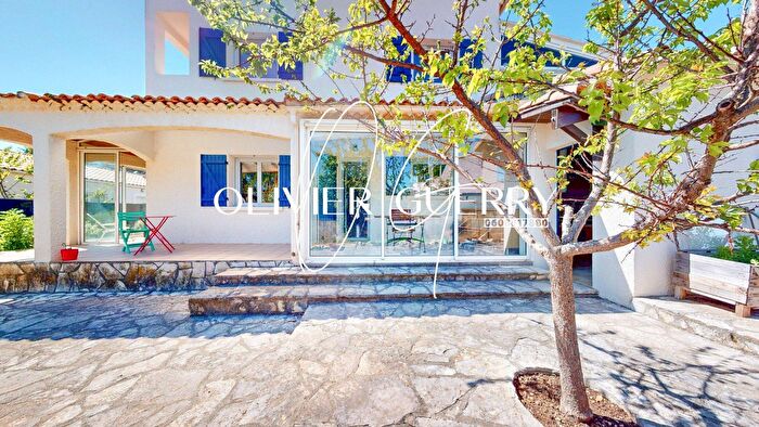 Maison à vendre - Vailhauquès - 8 pièces - 5 chambres