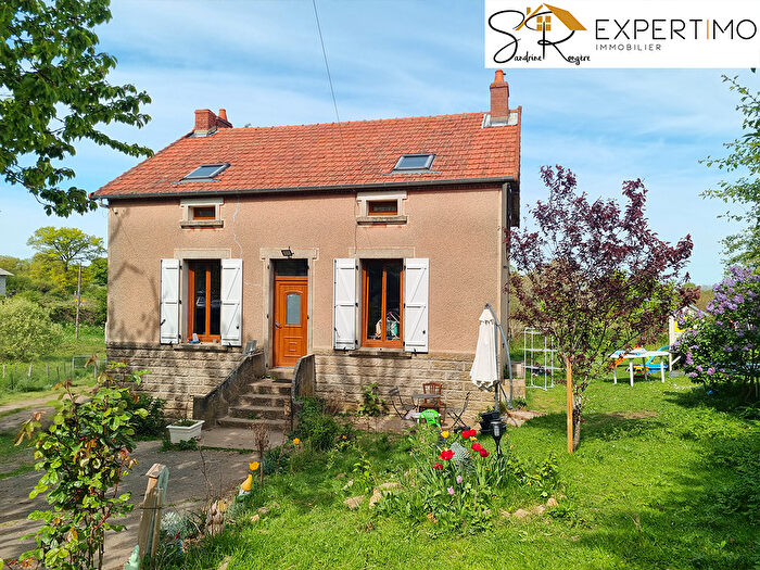 Saint-Éloy-les-Mines : Maison 4 pièces à vendre