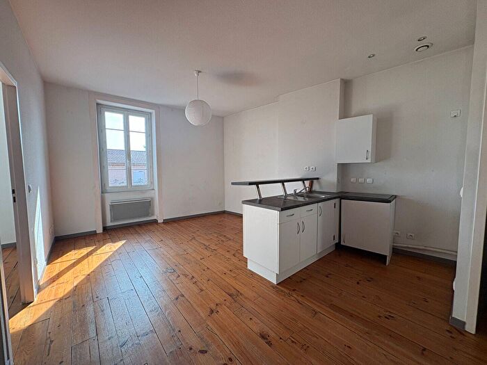 Centre, Craponne : Appartement 3 pièces à louer