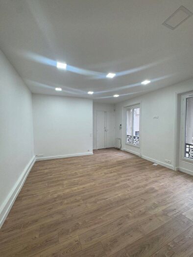 Appartement à louer - Hoche-Friedland, Paris ème arrondissement - 2 pièces - 1 chambre