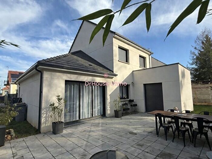 Maison à vendre - Saint-Fargeau-Ponthierry - 6 pièces - 5 chambres