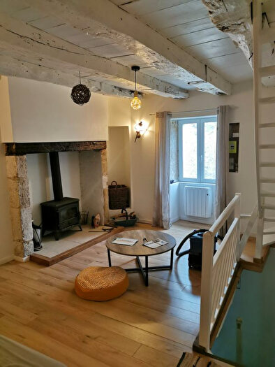 Maison à louer - Thenon - 4 pièces - 2 chambres