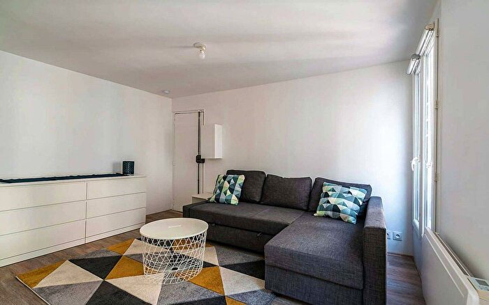 Porte Saint Denis-Paradis, Paris 10ème arrondissement - Appartement 1 pièce à louer