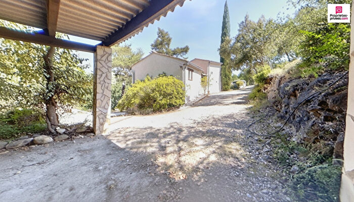 Maison 5 pièces à vendre à Esparron-de-Verdon