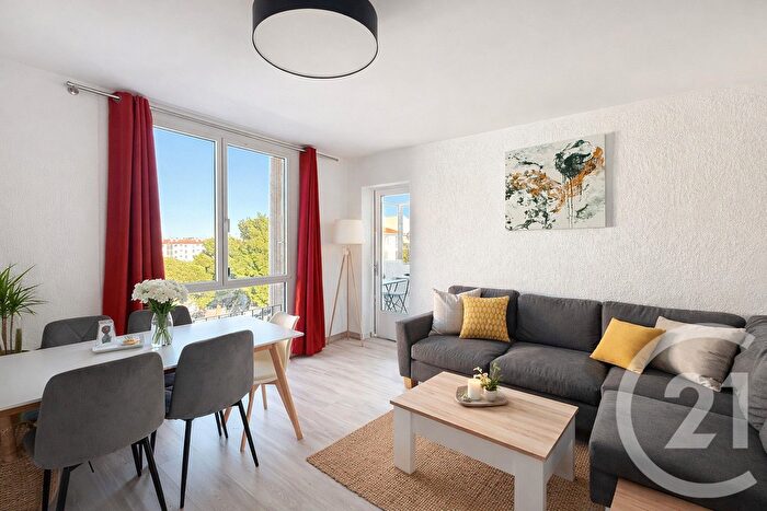 Appartement à louer - Perpignan, Moulin-à-Vent, Vertefeuille - 5 pièces - 4 chambres