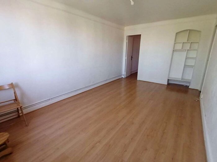 Appartement à louer - Arènes, Nîmes - 3 pièces - 2 chambres