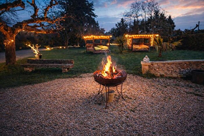 Maison à vendre - Cabannes - 7 pièces - 4 chambres