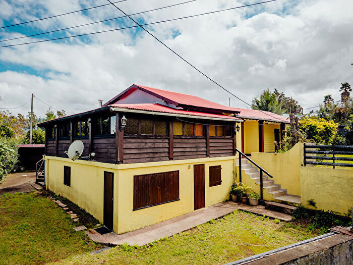 Maison à vendre - Le Tampon, Plaine des Cafres, Vingt-Troisième - 8 pièces - 5 chambres
