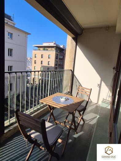 Hôtel de Ville, Marseille 2ème arrondissement : Appartement 2 pièces à louer