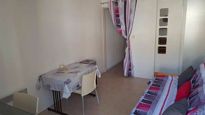Arènes, Nîmes : Appartement 1 pièce à louer