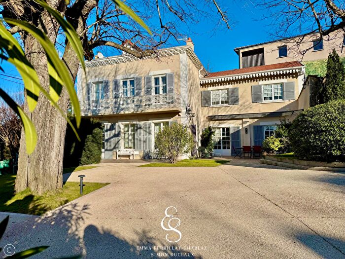 Maison à vendre - Annonay, Centre-ville - 11 pièces - 5 chambres