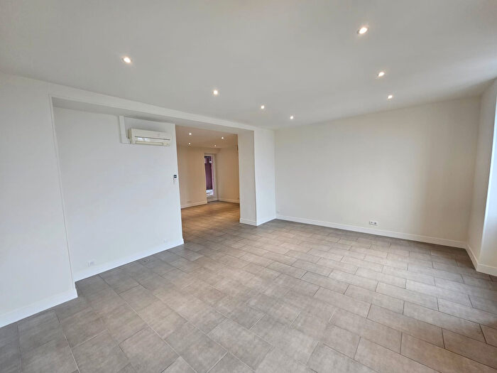 Appartement à louer - Nice, Vieux Nice - 6 pièces - 5 chambres