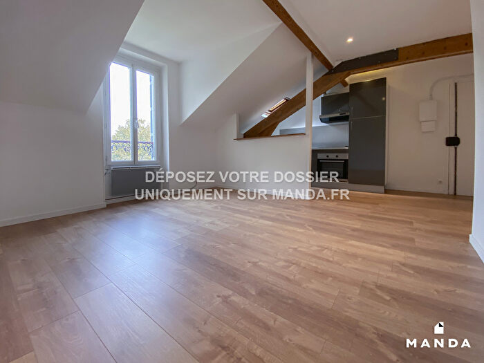 Appartement à louer - Corbeil-Essonnes, Centre-ville - 1 pièce