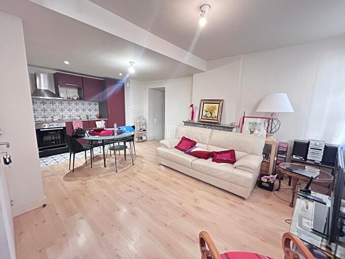 Appartement à louer - Avignon, Palais des Papes, Zone Piétonne - 2 pièces - 1 chambre