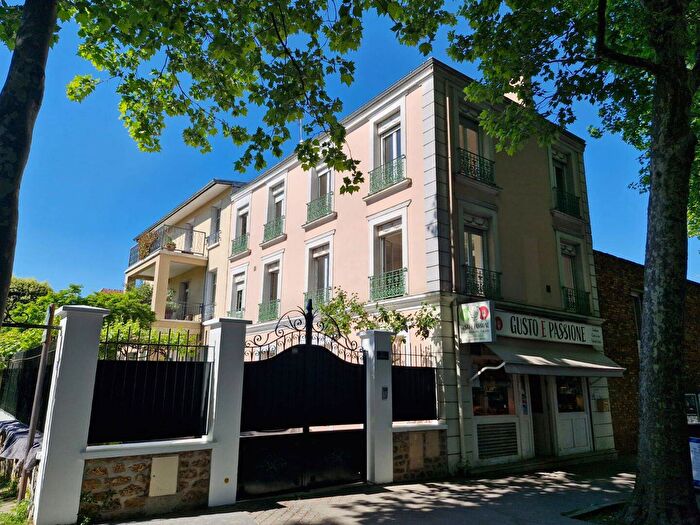 Maison 4 pièces à louer à Danube-Porte des Lilas, Paris 19ème arrondissement