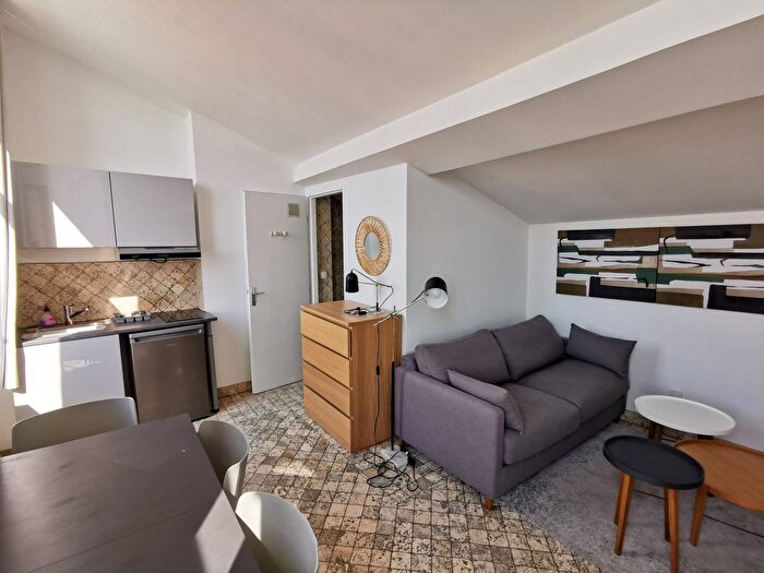 Appartement à louer - Pentes de la croix-rousse, Lyon er arrondissement - 1 pièce