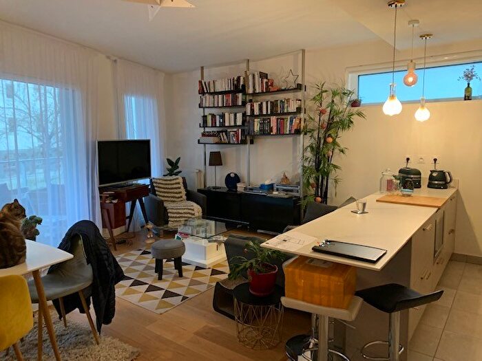 Appartement à louer - Quartiers Centre, Saint-Hélier, Gare - 3 pièces - 2 chambres