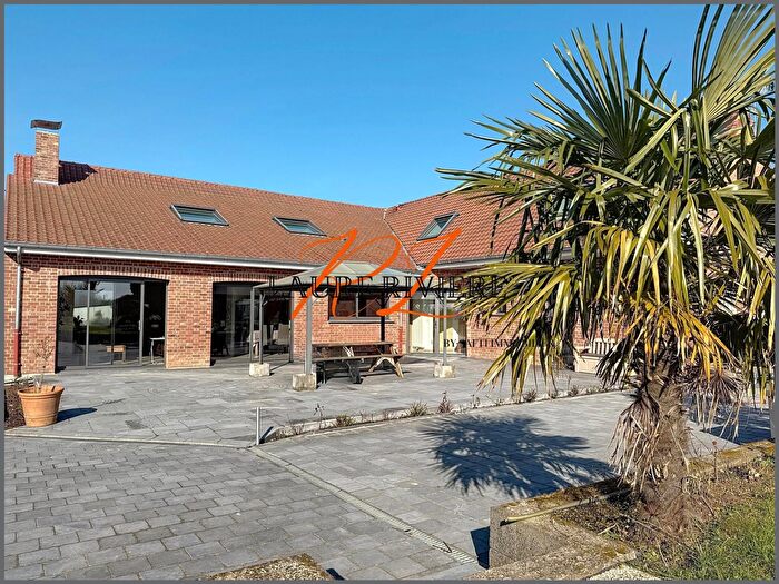 Maison à vendre - Le Maisnil - 8 pièces - 6 chambres