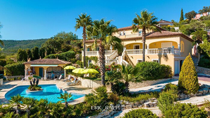 Maison à vendre - Roquebrune-sur-Argens, Les Terrasses - 6 pièces - 4 chambres