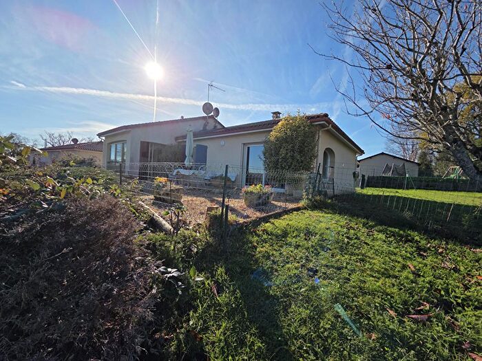 Maison à vendre - Saint-Léonard-de-Noblat - 5 pièces - 2 chambres