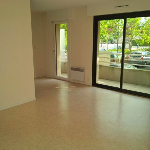Appartement 2 pièces à Quartiers Ouest, Arsenal, Redon, à louer