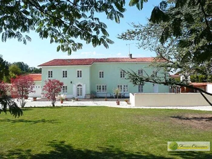 Maison à vendre - Villejésus - 8 pièces - 6 chambres