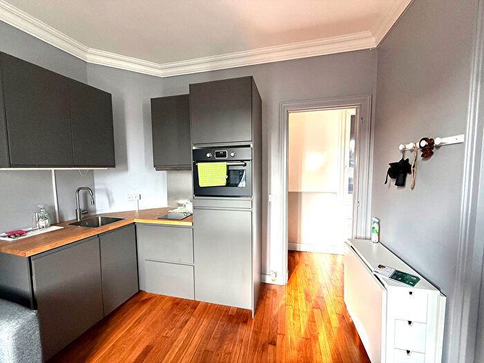 Appartement à vendre - Fontainebleau, France, Joffre - 2 pièces - 1 chambre