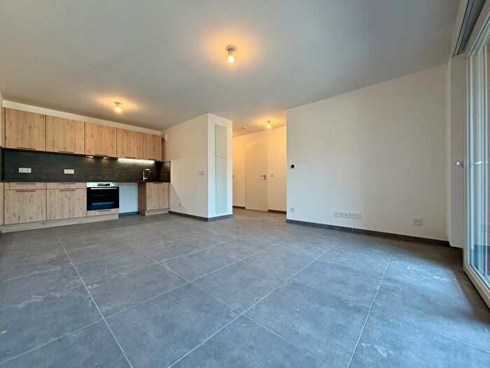 Cluses, Centre-ville : Appartement 2 pièces à vendre